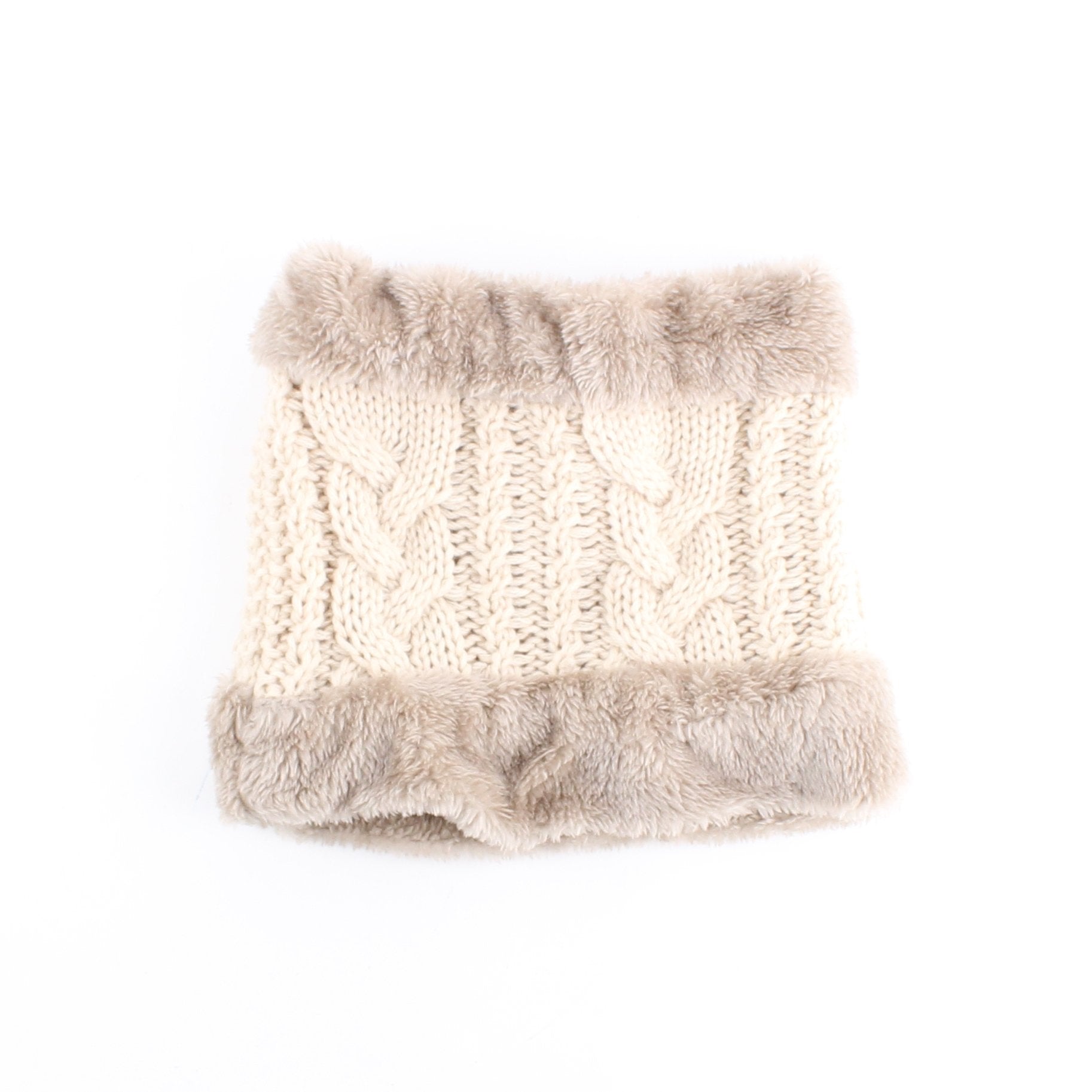 Cable-Knit Neck Warmer | Oomomo